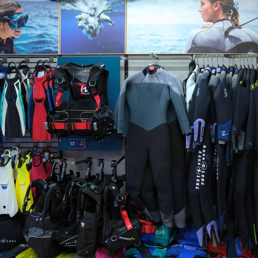 Scuba diving Equipment and Snorkeling Gear | Aqualung®